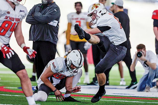 Jaguars sign Fry to replace kicker Mevis after 4 days | News, Sports ...